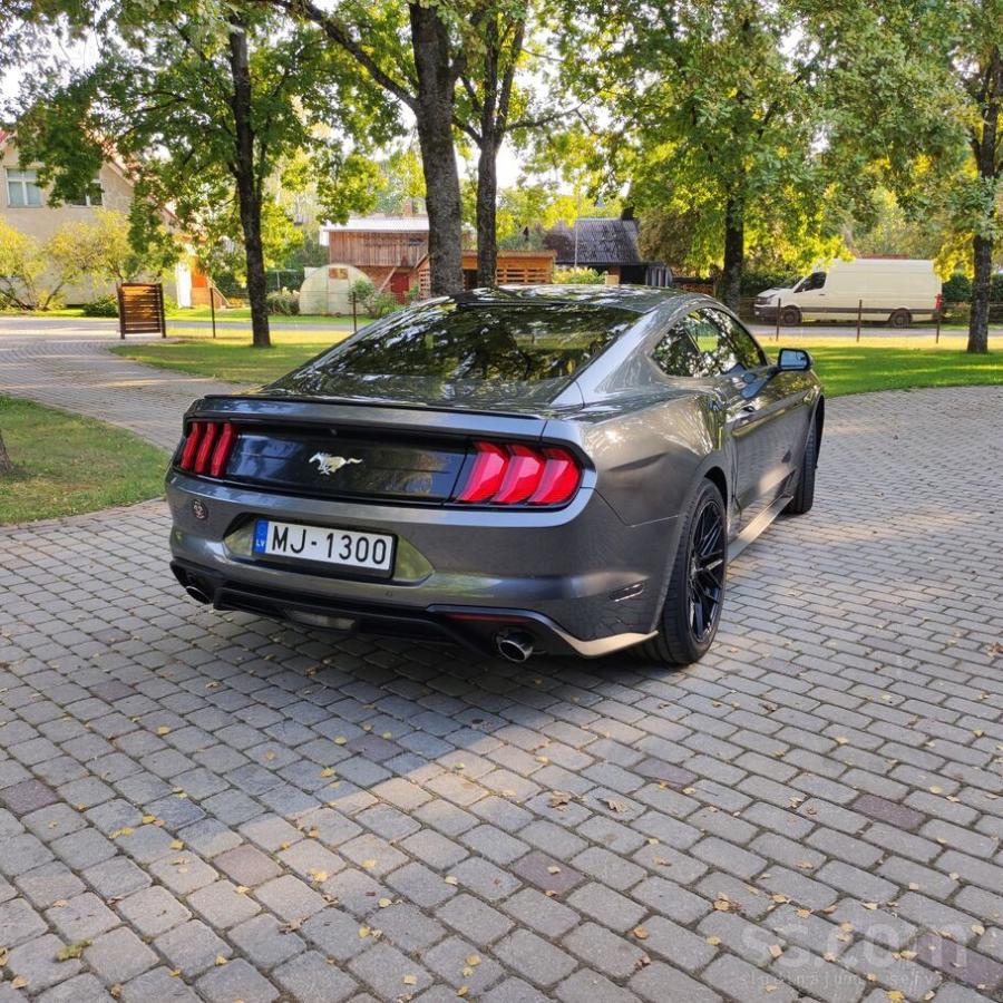 Grey Ford Mustang 2017 in Cesis, with an engine capacity of 2.30 L and mileage of 115 thousand km for 21990 €, photo 6 on AUTOMOTO.COM.LV