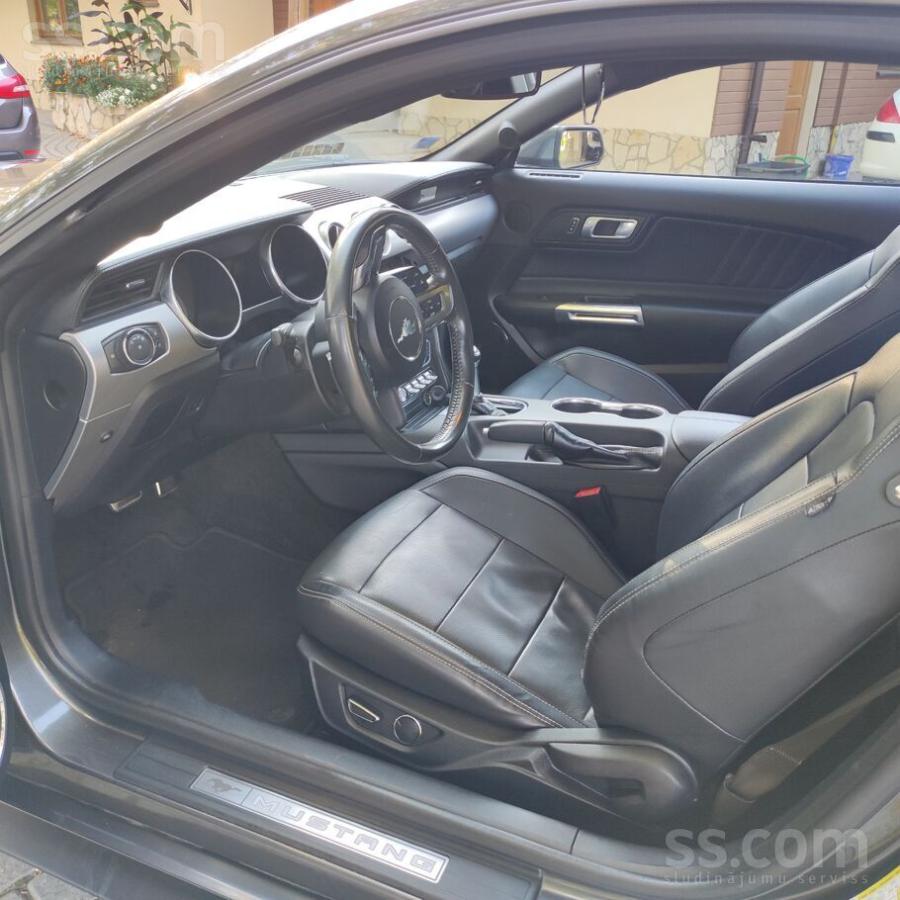Grey Ford Mustang 2017 in Cesis, with an engine capacity of 2.30 L and mileage of 115 thousand km for 21990 €, photo 10 on AUTOMOTO.COM.LV