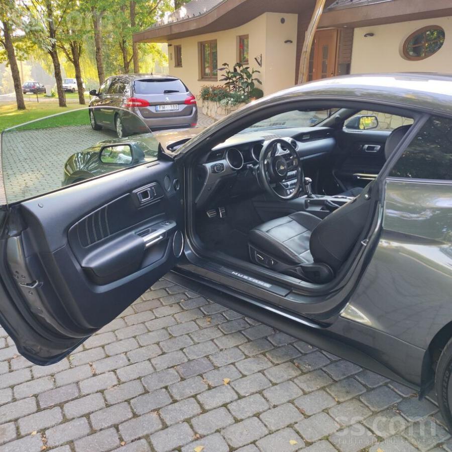 Grey Ford Mustang 2017 in Cesis, with an engine capacity of 2.30 L and mileage of 115 thousand km for 21990 €, photo 15 on AUTOMOTO.COM.LV