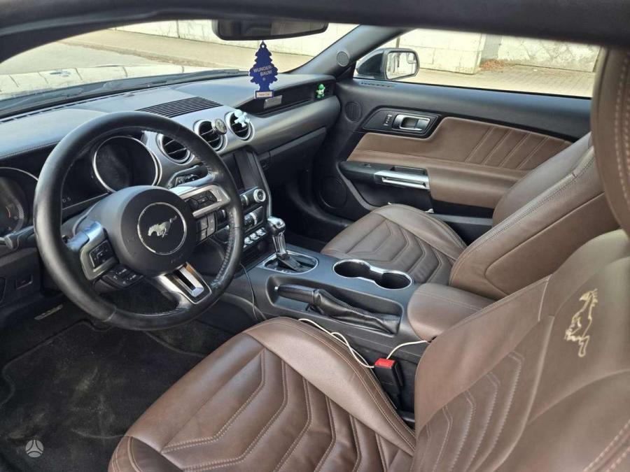 Grey Ford Mustang 2018 in Klaipeda, with an engine capacity of 2.26 L and mileage of 180 thousand km for 19000 €, photo 16 on AUTOMOTO.COM.LV
