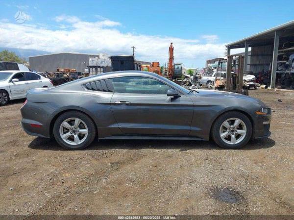 Grey Ford Mustang 2018 in Klaipeda, with an engine capacity of 2.25 L and mileage of 164 thousand km for 7900 €, photo 9 on AUTOMOTO.COM.LV