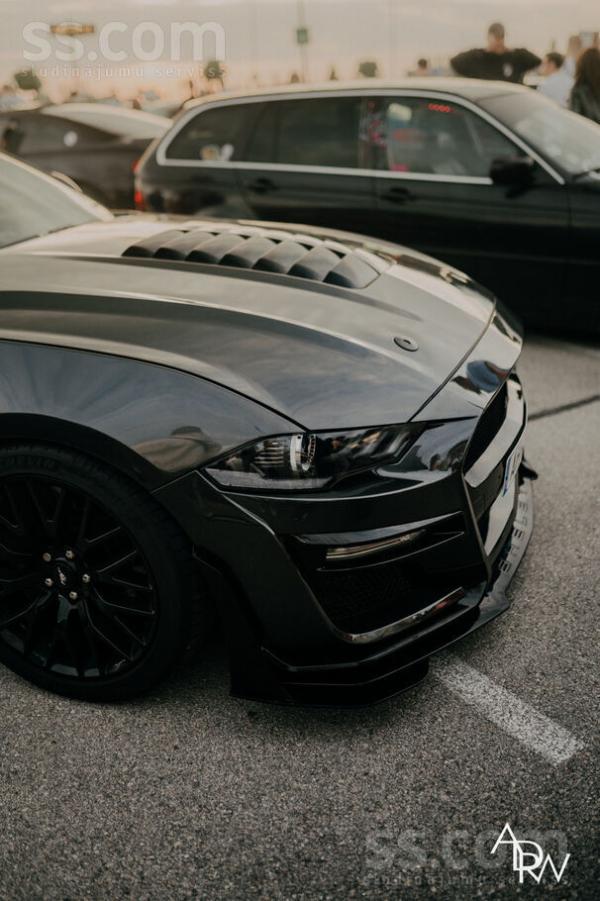 Grey Ford Mustang 2018 in Riga, with an engine capacity of 5.00 L and mileage of 67 thousand km for 39900 €, photo 4 on AUTOMOTO.COM.LV