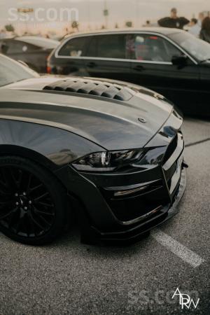 Grey Ford Mustang 2018 in Riga, with an engine capacity of 5.00 L and mileage of 67 thousand km for 39900 €, photo 5 on AUTOMOTO.COM.LV