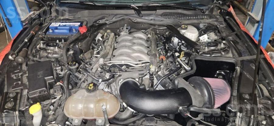Grey Ford Mustang 2018 in Riga, with an engine capacity of 5.00 L and mileage of 67 thousand km for 39900 €, photo 12 on AUTOMOTO.COM.LV