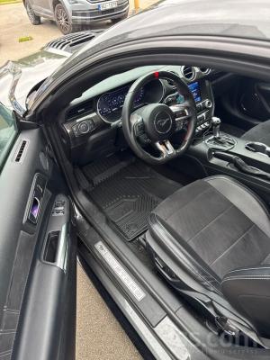 Grey Ford Mustang 2018 in Riga, with an engine capacity of 5.00 L and mileage of 67 thousand km for 39900 €, photo 18 on AUTOMOTO.COM.LV