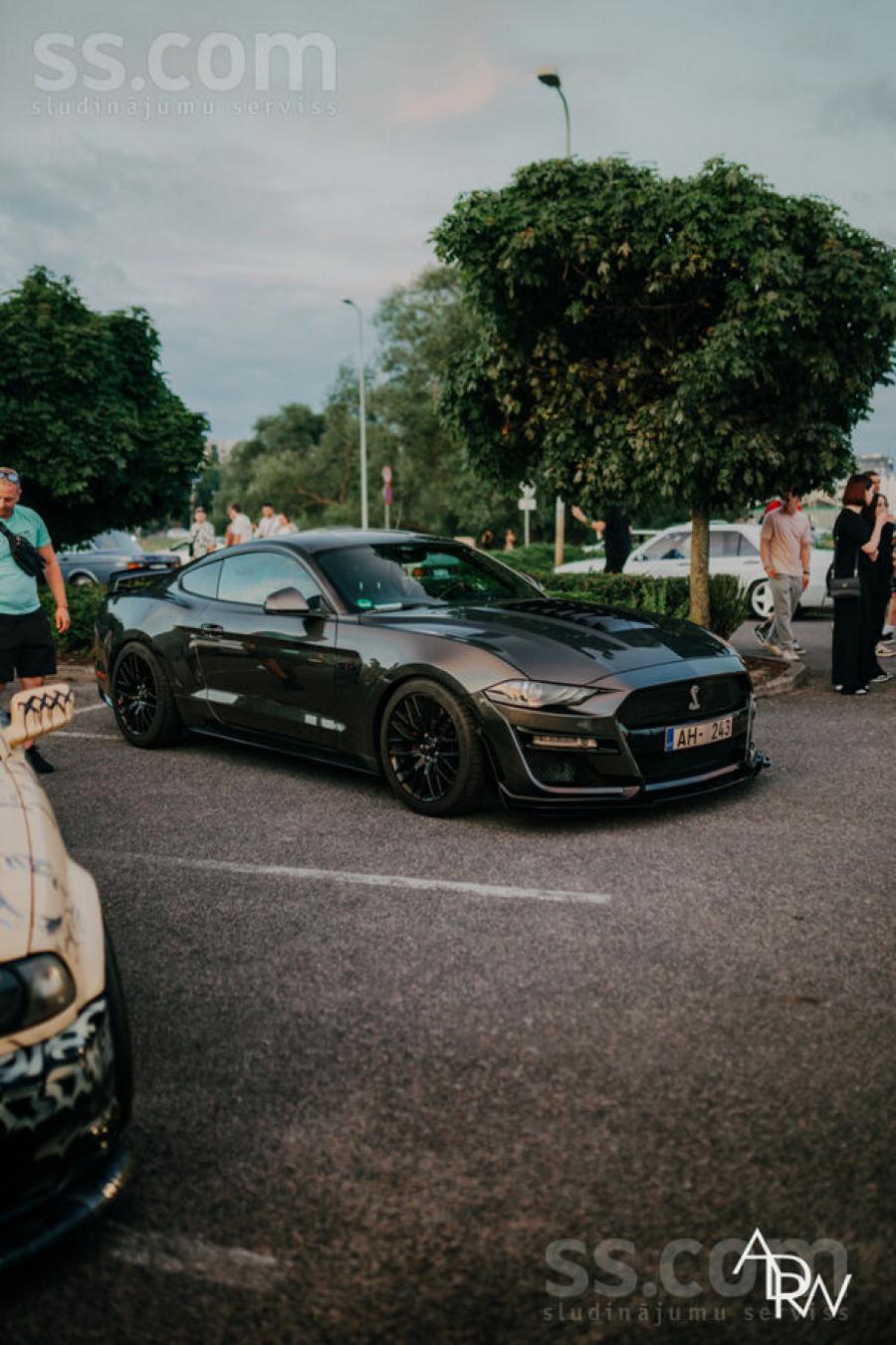 Grey Ford Mustang 2018 in Riga, with an engine capacity of 5.00 L and mileage of 67 thousand km for 39900 €, photo 22 on AUTOMOTO.COM.LV