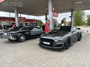 Pelēks Ford Mustang 2019 Rīga, ar dzinēja tilpumu 5.00 L un nobraukumu 63 tūkst. km par 32000 €, foto 4 vietnē AUTOMOTO.COM.LV