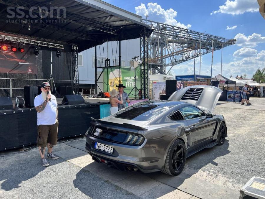 Pelēks Ford Mustang 2019 Rīga, ar dzinēja tilpumu 5.00 L un nobraukumu 63 tūkst. km par 32000 €, foto 6 vietnē AUTOMOTO.COM.LV