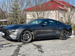 Grey Ford Mustang 2020 in Cesis, with an engine capacity of 2.30 L and mileage of 108 thousand km for 24000 €, photo 3 on AUTOMOTO.COM.LV