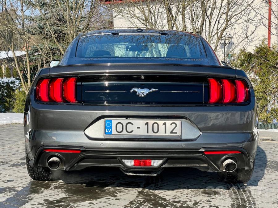 Grey Ford Mustang 2020 in Cesis, with an engine capacity of 2.30 L and mileage of 108 thousand km for 24000 €, photo 5 on AUTOMOTO.COM.LV
