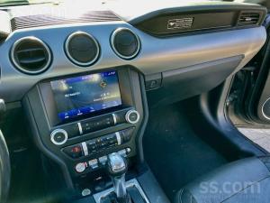 Grey Ford Mustang 2020 in Cesis, with an engine capacity of 2.30 L and mileage of 108 thousand km for 24000 €, photo 15 on AUTOMOTO.COM.LV