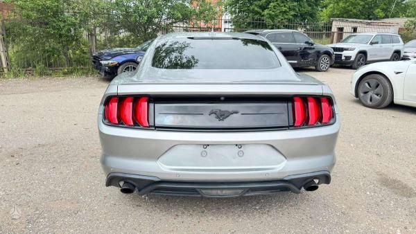 Grey Ford Mustang 2020 in Ukmerge, with an engine capacity of 2.25 L and mileage of 94 thousand km for 10999 €, photo 2 on AUTOMOTO.COM.LV
