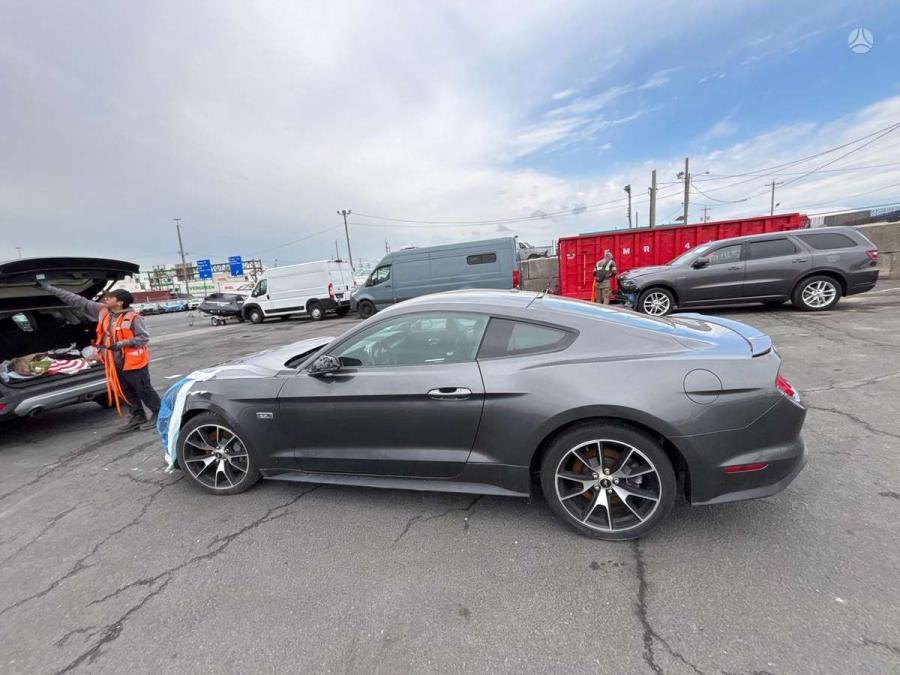 Pelēks Ford Mustang 2020 Ukmergė, ar dzinēja tilpumu 2.25 L un nobraukumu 89 tūkst. km par 11499 €, foto 21 vietnē AUTOMOTO.COM.LV