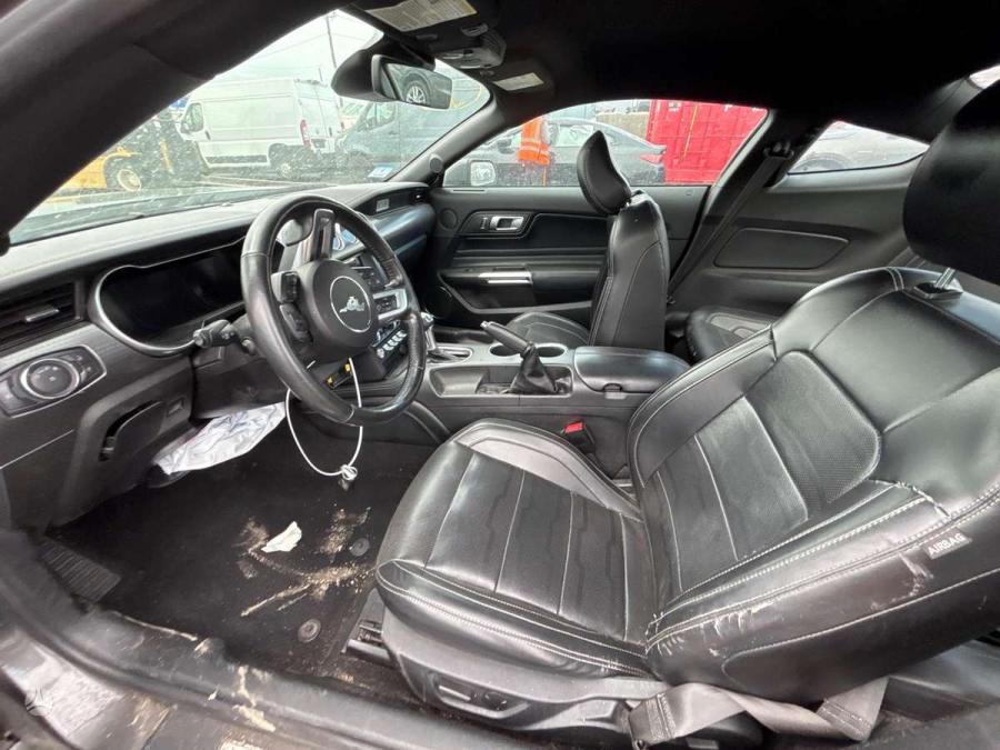 Pelēks Ford Mustang 2020 Ukmergė, ar dzinēja tilpumu 2.25 L un nobraukumu 89 tūkst. km par 11499 €, foto 33 vietnē AUTOMOTO.COM.LV