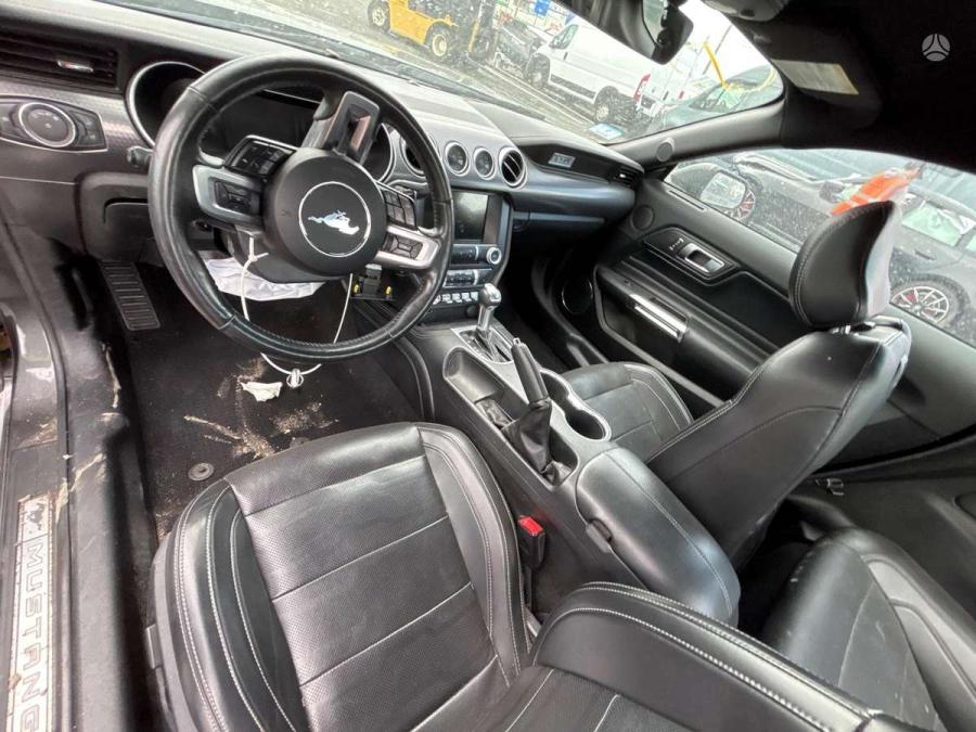 Pelēks Ford Mustang 2020 Ukmergė, ar dzinēja tilpumu 2.25 L un nobraukumu 89 tūkst. km par 11499 €, foto 35 vietnē AUTOMOTO.COM.LV