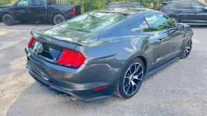 Grey Ford Mustang 2020 in Ukmerge, with an engine capacity of 2.25 L and mileage of 89 thousand km for 11490 €, photo 4 on AUTOMOTO.COM.LV