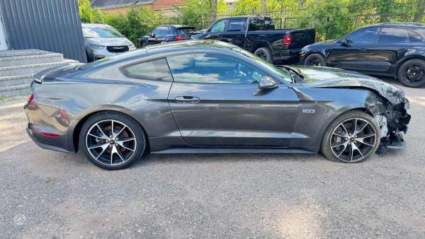 Grey Ford Mustang 2020 in Ukmerge, with an engine capacity of 2.25 L and mileage of 89 thousand km for 11490 €, photo 4 on AUTOMOTO.COM.LV