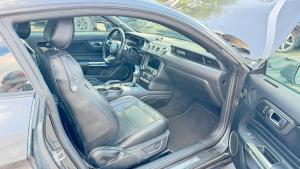 Grey Ford Mustang 2020 in Ukmerge, with an engine capacity of 2.25 L and mileage of 89 thousand km for 11490 €, photo 16 on AUTOMOTO.COM.LV