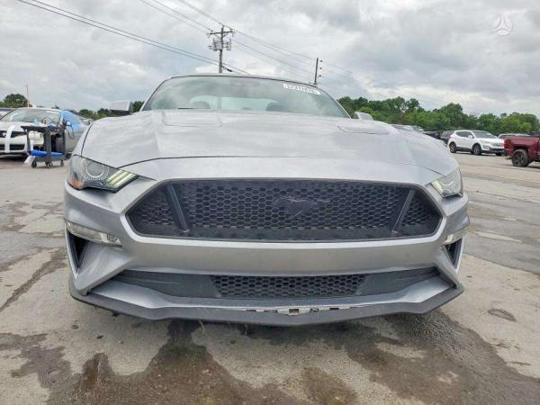 Pelēks Ford Mustang 2020 Klaipėda, ar dzinēja tilpumu 5.00 L un nobraukumu 102 tūkst. km par 14000 €, foto 3 vietnē AUTOMOTO.COM.LV