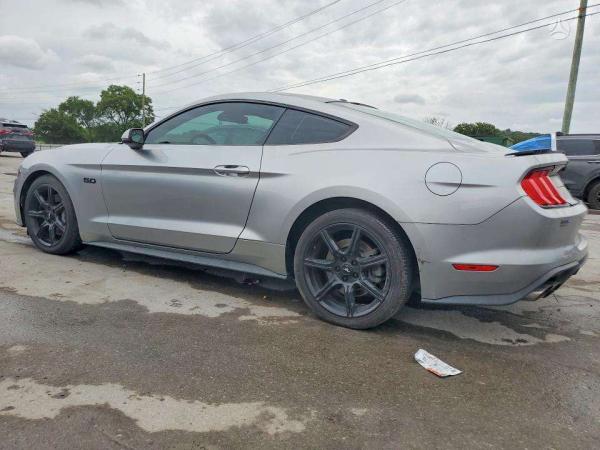Pelēks Ford Mustang 2020 Klaipėda, ar dzinēja tilpumu 5.00 L un nobraukumu 102 tūkst. km par 14000 €, foto 10 vietnē AUTOMOTO.COM.LV