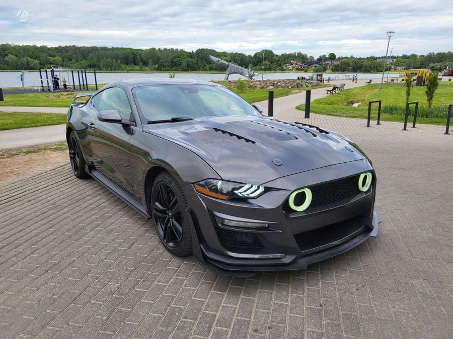 Pelēks Ford Mustang 2020 Šauļi, ar dzinēja tilpumu 2.25 L un nobraukumu 120 tūkst. km par 18500 €, foto 3 vietnē AUTOMOTO.COM.LV