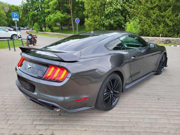 Pelēks Ford Mustang 2020 Šauļi, ar dzinēja tilpumu 2.25 L un nobraukumu 120 tūkst. km par 18500 €, foto 3 vietnē AUTOMOTO.COM.LV