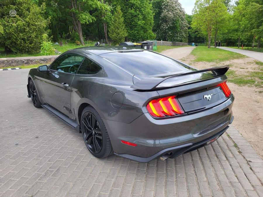 Pelēks Ford Mustang 2020 Šauļi, ar dzinēja tilpumu 2.25 L un nobraukumu 120 tūkst. km par 18500 €, foto 5 vietnē AUTOMOTO.COM.LV
