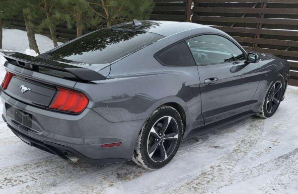 Grey Ford Mustang 2021 in Kaunas, with an engine capacity of 2.25 L and mileage of 60 thousand km for 21900 €, photo 5 on AUTOMOTO.COM.LV