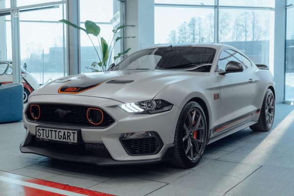 Pelēks Ford Mustang 2022 Rīga, ar dzinēja tilpumu 5.04 L un nobraukumu 29 tūkst. km par 42900 €, foto 3 vietnē AUTOMOTO.COM.LV