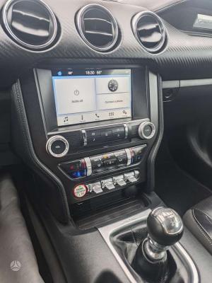 Grey Ford Mustang 2022 in Vilnius, with an engine capacity of 4.95 L and mileage of 50 thousand km for 31750 €, photo 9 on AUTOMOTO.COM.LV
