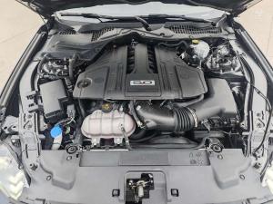Grey Ford Mustang 2022 in Vilnius, with an engine capacity of 4.95 L and mileage of 50 thousand km for 31750 €, photo 11 on AUTOMOTO.COM.LV