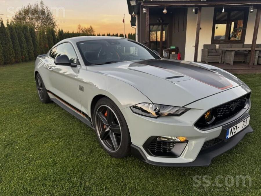 Grey Ford Mustang 2023 in Riga, with an engine capacity of 5.00 L and mileage of 26 thousand km for 44900 €, photo 3 on AUTOMOTO.COM.LV