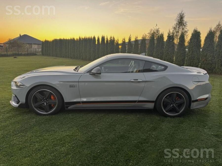 Grey Ford Mustang 2023 in Riga, with an engine capacity of 5.00 L and mileage of 26 thousand km for 44900 €, photo 6 on AUTOMOTO.COM.LV
