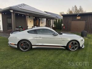 Grey Ford Mustang 2023 in Riga, with an engine capacity of 5.00 L and mileage of 26 thousand km for 44900 €, photo 10 on AUTOMOTO.COM.LV