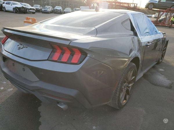 Grey Ford Mustang 2024 in Kaunas, with an engine capacity of 0.00 L and mileage of 42 thousand km for 15200 €, photo 5 on AUTOMOTO.COM.LV