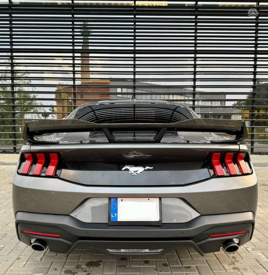 Grey Ford Mustang 2024 in Klaipeda, with an engine capacity of 2.26 L and mileage of 35 thousand km for 32950 €, photo 6 on AUTOMOTO.COM.LV