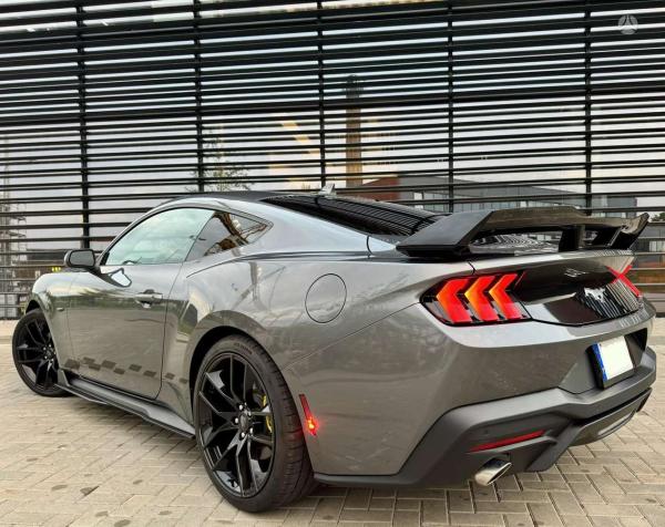 Pelēks Ford Mustang 2024 Klaipėda, ar dzinēja tilpumu 2.26 L un nobraukumu 35 tūkst. km par 32950 €, foto 6 vietnē AUTOMOTO.COM.LV