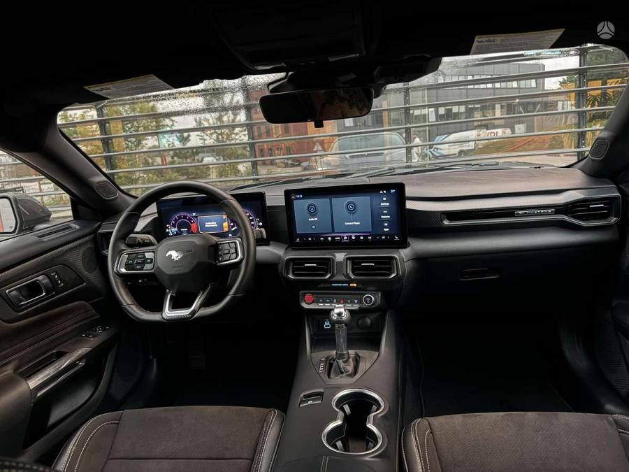 Grey Ford Mustang 2024 in Klaipeda, with an engine capacity of 2.26 L and mileage of 35 thousand km for 32950 €, photo 11 on AUTOMOTO.COM.LV