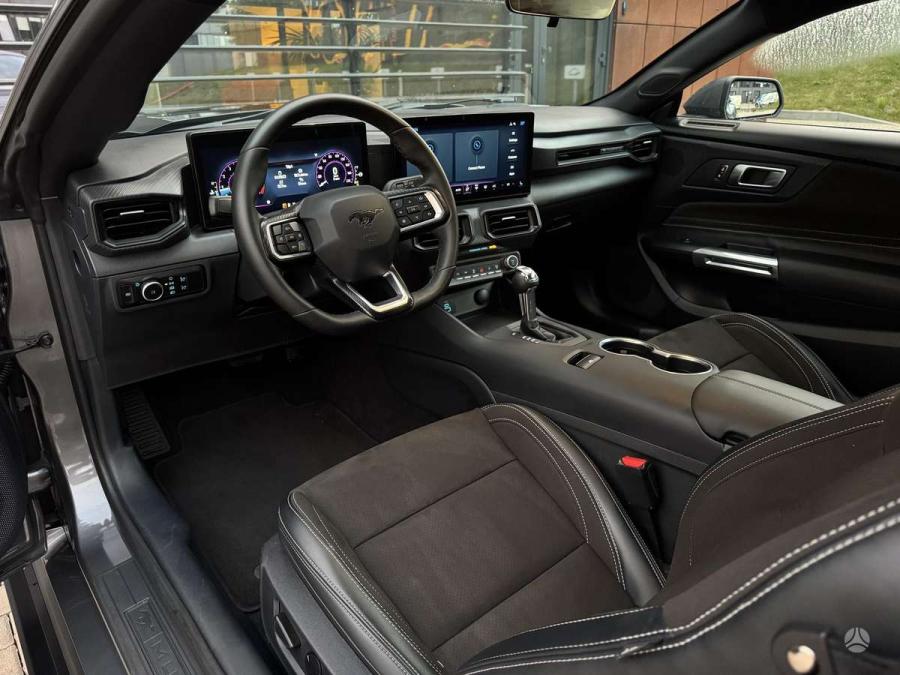 Grey Ford Mustang 2024 in Klaipeda, with an engine capacity of 2.26 L and mileage of 35 thousand km for 32950 €, photo 12 on AUTOMOTO.COM.LV