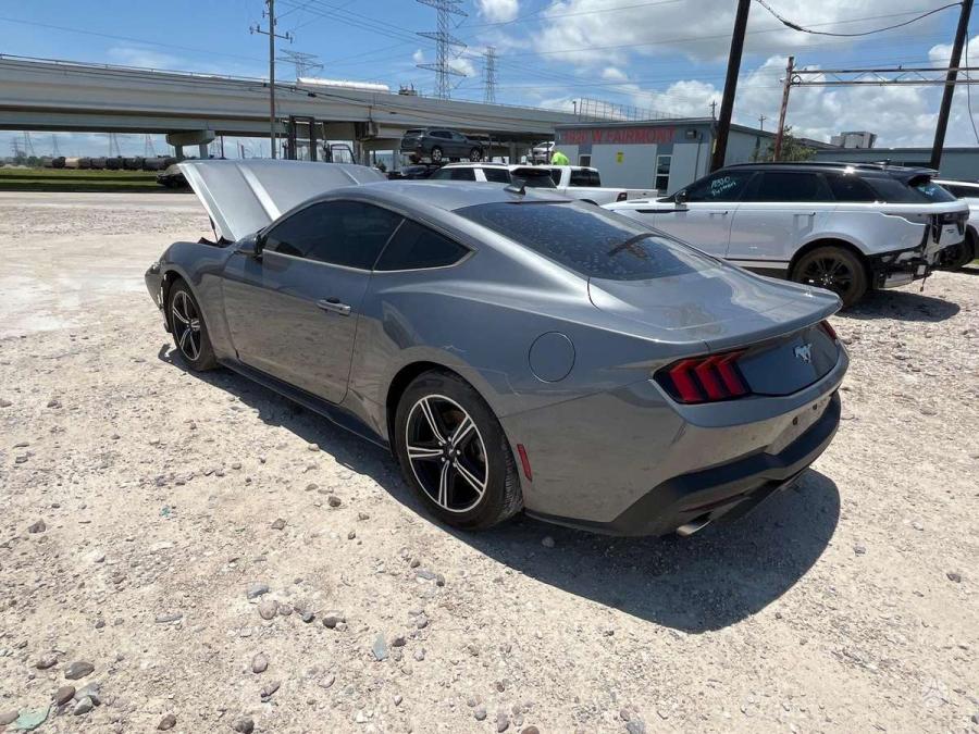 Grey Ford Mustang 2024 in Ukmerge, with an engine capacity of 2.26 L and mileage of 71 thousand km for 16999 €, photo 1 on AUTOMOTO.COM.LV