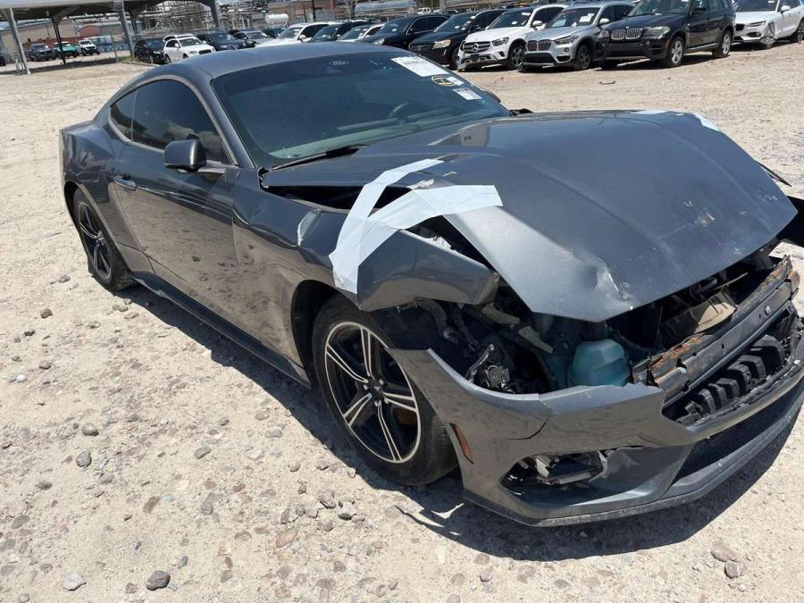 Grey Ford Mustang 2024 in Ukmerge, with an engine capacity of 2.26 L and mileage of 71 thousand km for 16999 €, photo 8 on AUTOMOTO.COM.LV