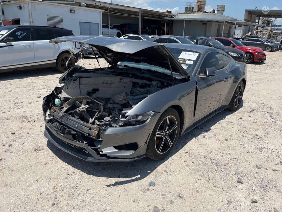 Grey Ford Mustang 2024 in Ukmerge, with an engine capacity of 2.26 L and mileage of 71 thousand km for 16999 €, photo 10 on AUTOMOTO.COM.LV