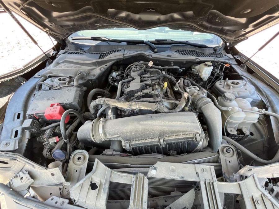 Grey Ford Mustang 2024 in Ukmerge, with an engine capacity of 2.26 L and mileage of 71 thousand km for 16999 €, photo 18 on AUTOMOTO.COM.LV
