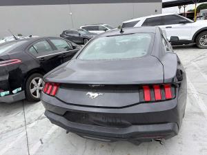 Pelēks Ford Mustang 2024 Ukmergė, ar dzinēja tilpumu 2.26 L un nobraukumu 42 tūkst. km par 11999 €, foto  vietnē AUTOMOTO.COM.LV