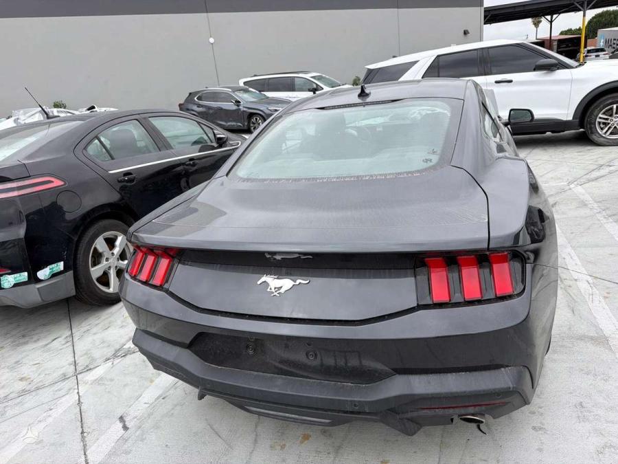 Pelēks Ford Mustang 2024 Ukmergė, ar dzinēja tilpumu 2.26 L un nobraukumu 42 tūkst. km par 11999 €, foto 1 vietnē AUTOMOTO.COM.LV