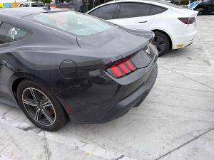Pelēks Ford Mustang 2024 Ukmergė, ar dzinēja tilpumu 2.26 L un nobraukumu 42 tūkst. km par 11999 €, foto 3 vietnē AUTOMOTO.COM.LV