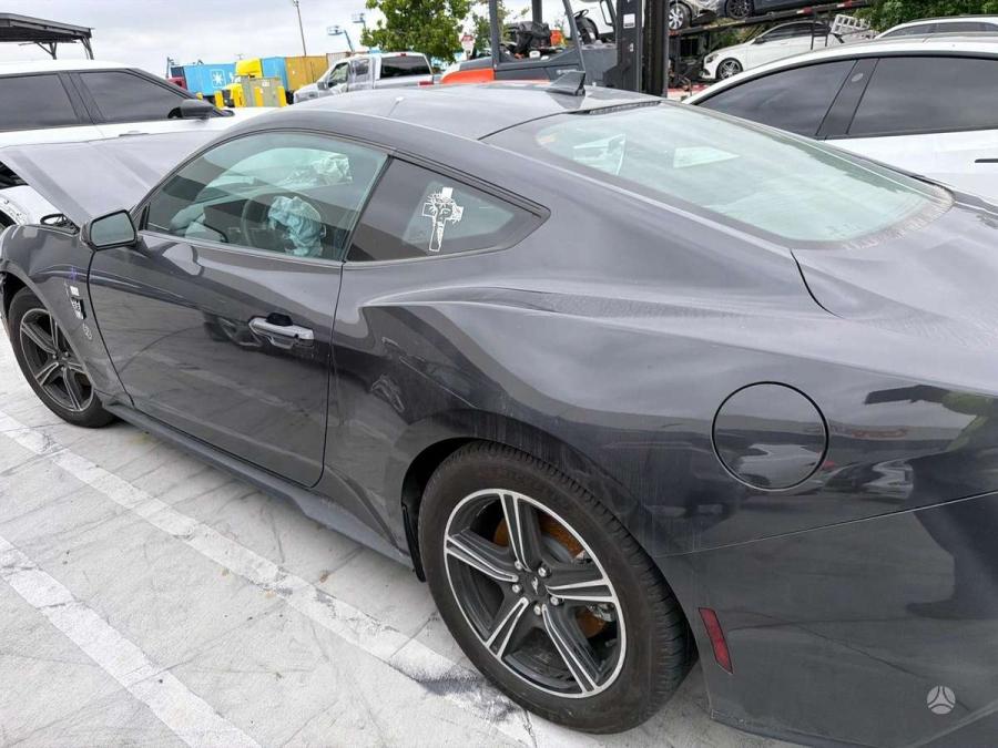 Pelēks Ford Mustang 2024 Ukmergė, ar dzinēja tilpumu 2.26 L un nobraukumu 42 tūkst. km par 11999 €, foto 4 vietnē AUTOMOTO.COM.LV