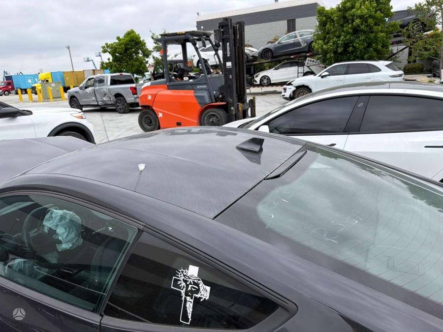 Pelēks Ford Mustang 2024 Ukmergė, ar dzinēja tilpumu 2.26 L un nobraukumu 42 tūkst. km par 11999 €, foto 5 vietnē AUTOMOTO.COM.LV