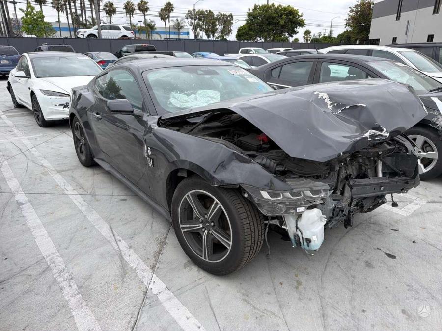 Pelēks Ford Mustang 2024 Ukmergė, ar dzinēja tilpumu 2.26 L un nobraukumu 42 tūkst. km par 11999 €, foto 9 vietnē AUTOMOTO.COM.LV
