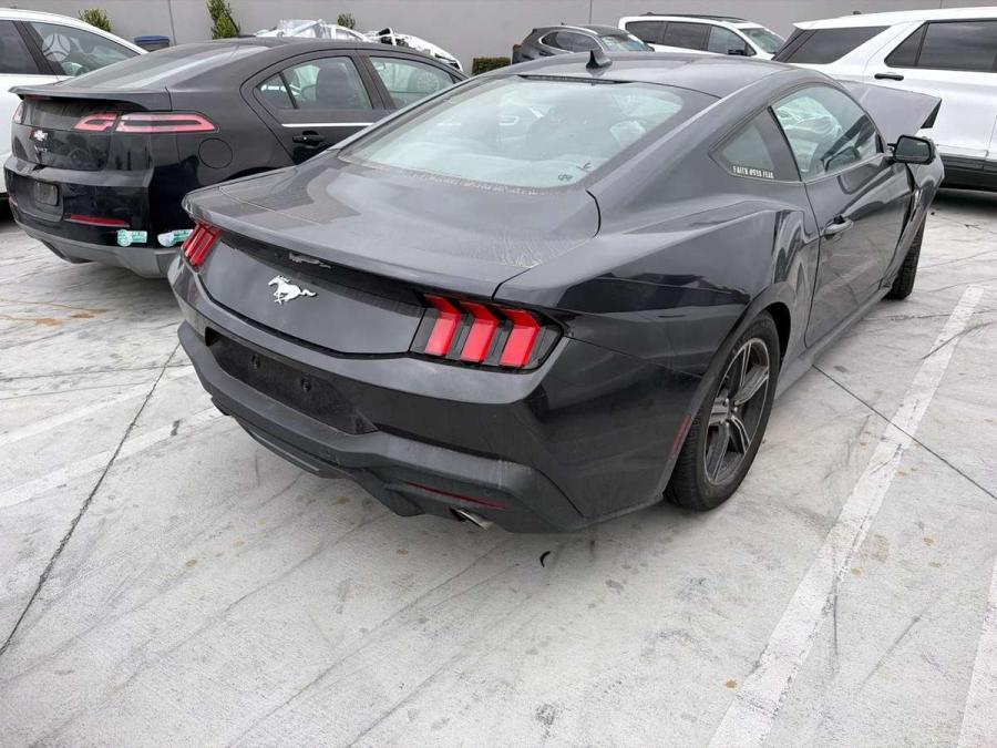 Pelēks Ford Mustang 2024 Ukmergė, ar dzinēja tilpumu 2.26 L un nobraukumu 42 tūkst. km par 11999 €, foto 14 vietnē AUTOMOTO.COM.LV